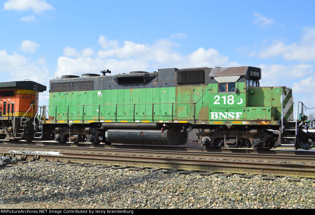 BNSF 2186